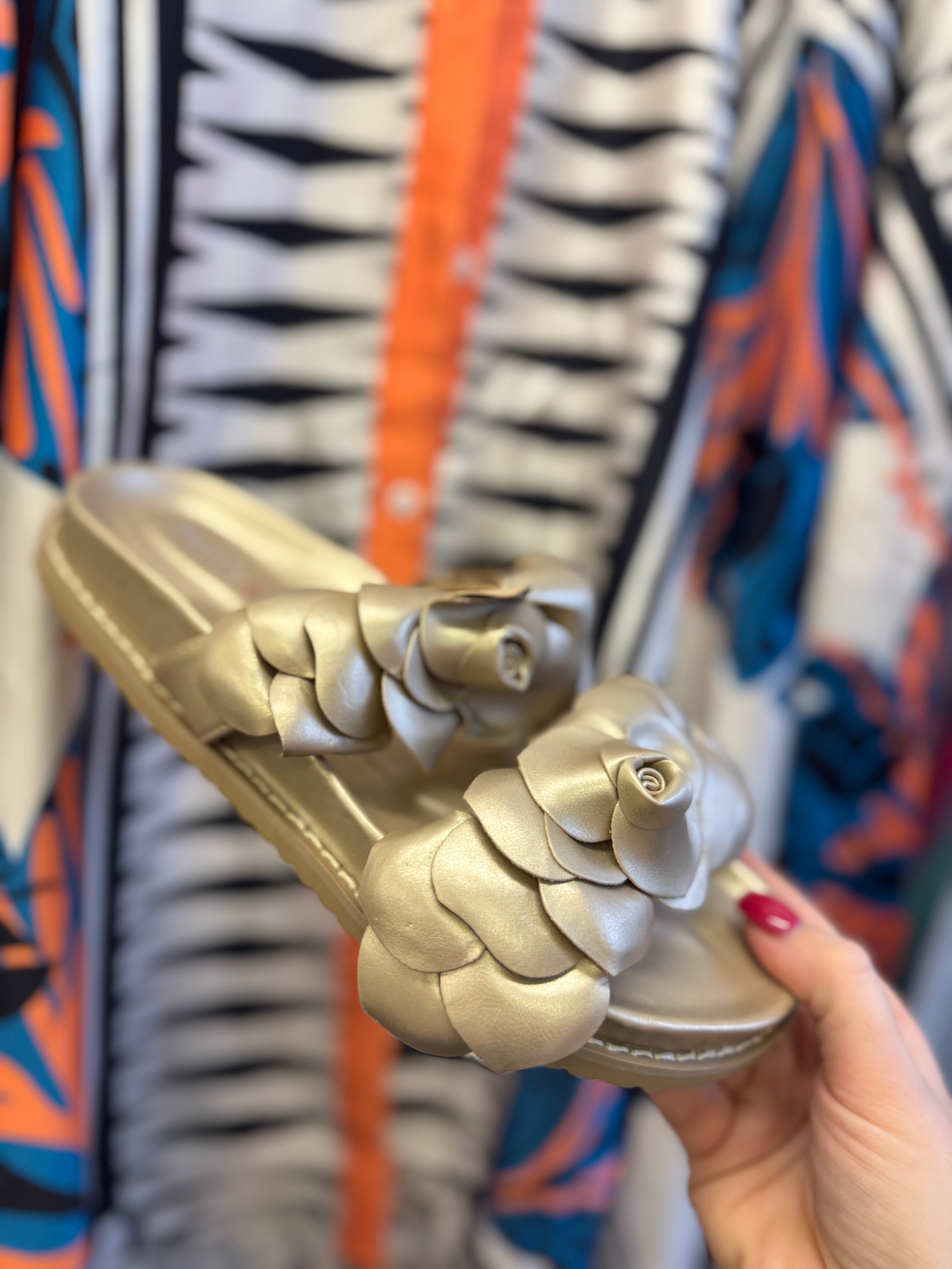 3D flower gold sliders – jessikasboutique