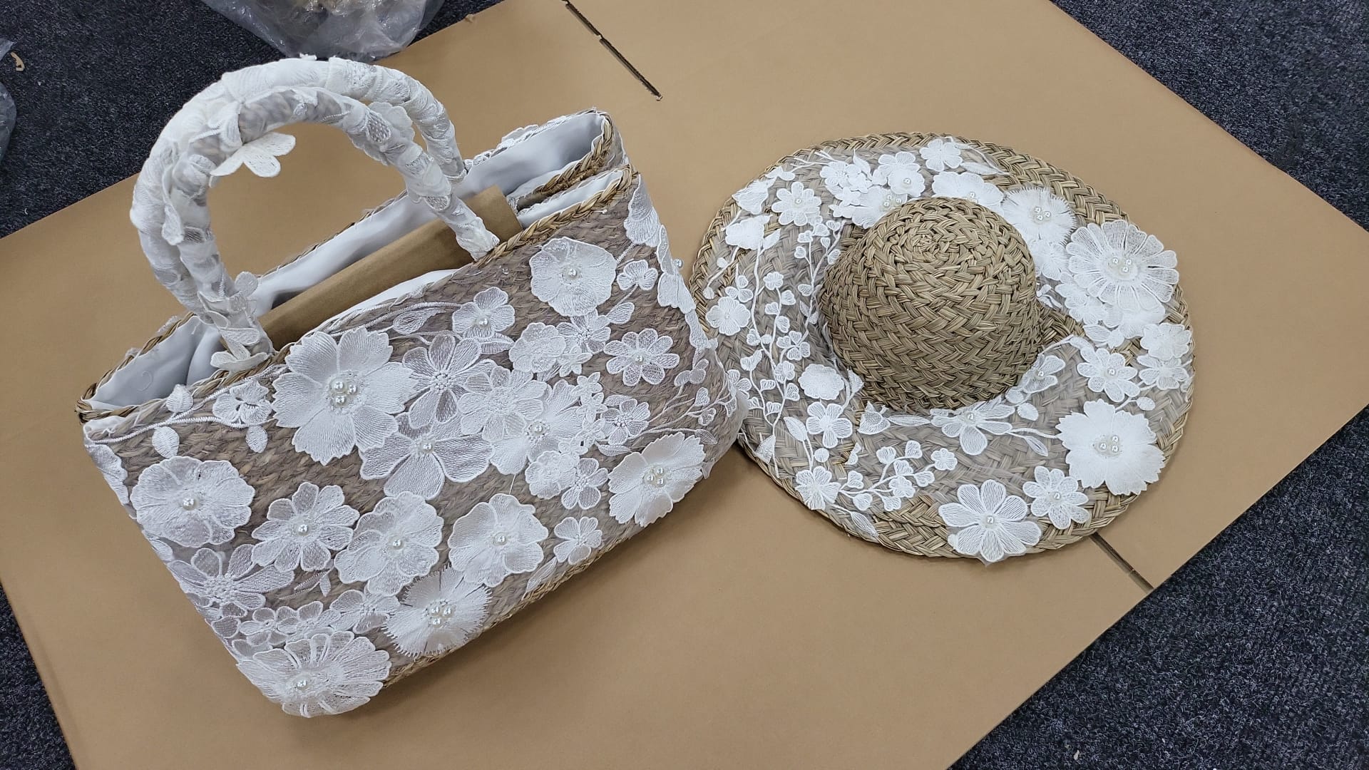 White flower bundle can buy separately – jessikasboutique